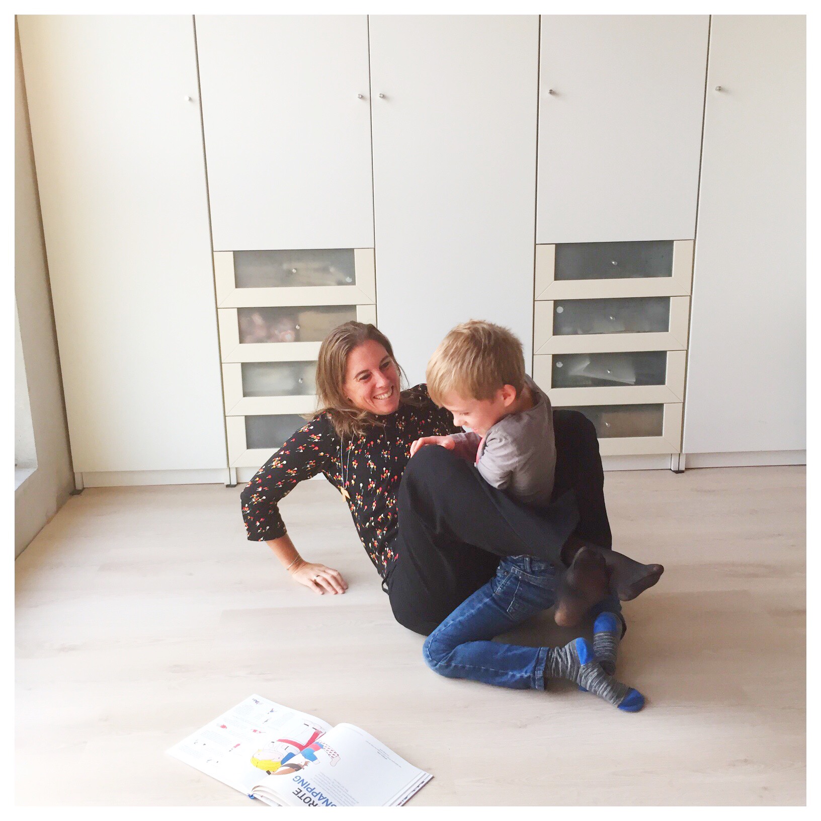 Waarom stoeien met kinderen zo belangrijk is - Hip & Hot - blogazine