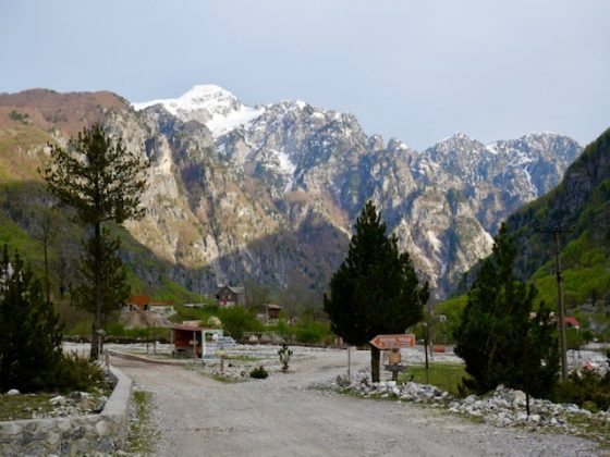 Wandelen naar de Grunas waterval in Theth - Hip & Hot - blogazine